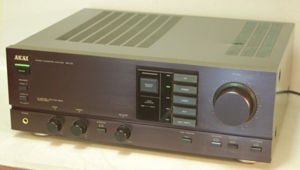 Akai AM-32 – Classic Audio