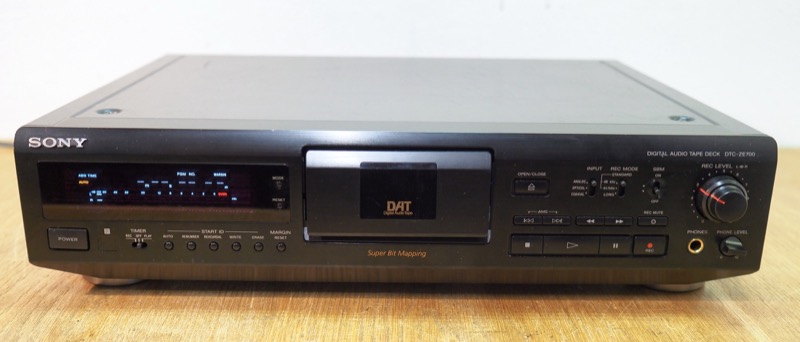 Sony DTC-ZE700 – Classic Audio