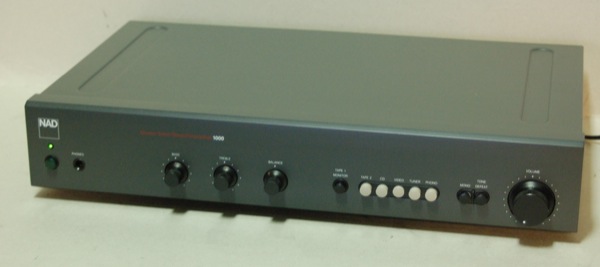 NAD 1000 Monitor Series etuvahvistin – Classic Audio