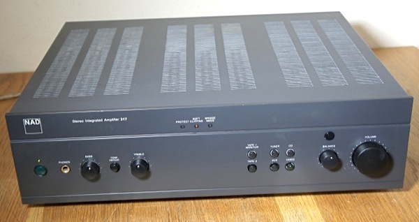 NAD 317 – Classic Audio