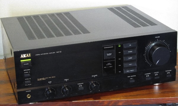 Akai AM-32 – Classic Audio
