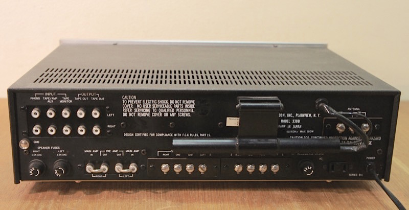 Harman/Kardon 330B – Classic Audio