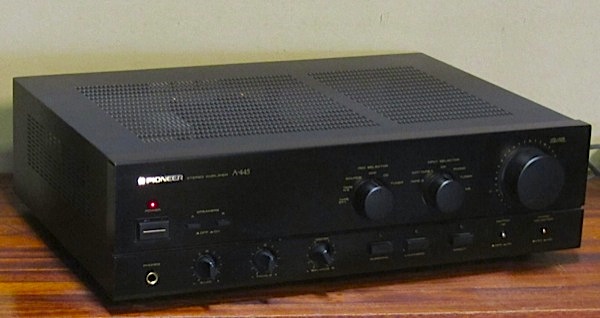 Pioneer A-445 – Classic Audio