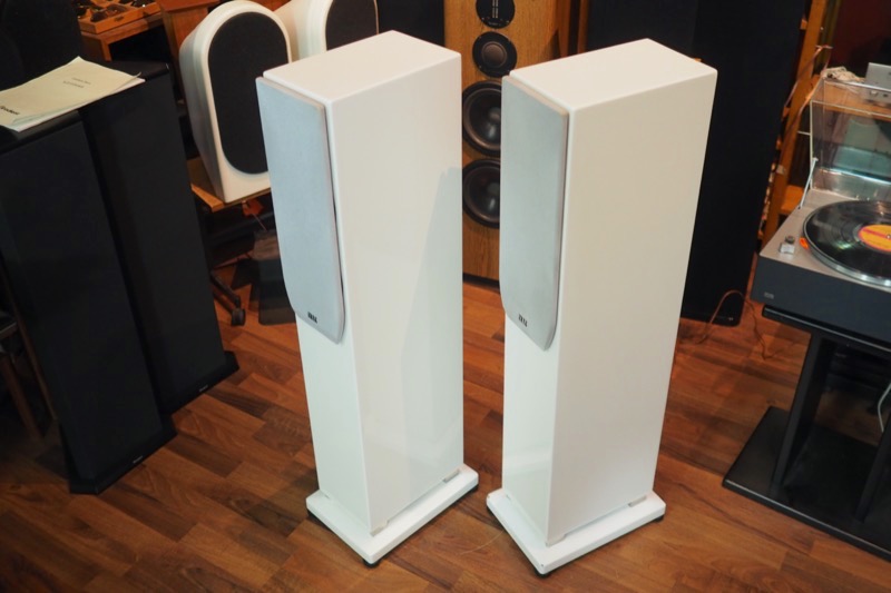 Elac FS 247 Black Edition – Classic Audio