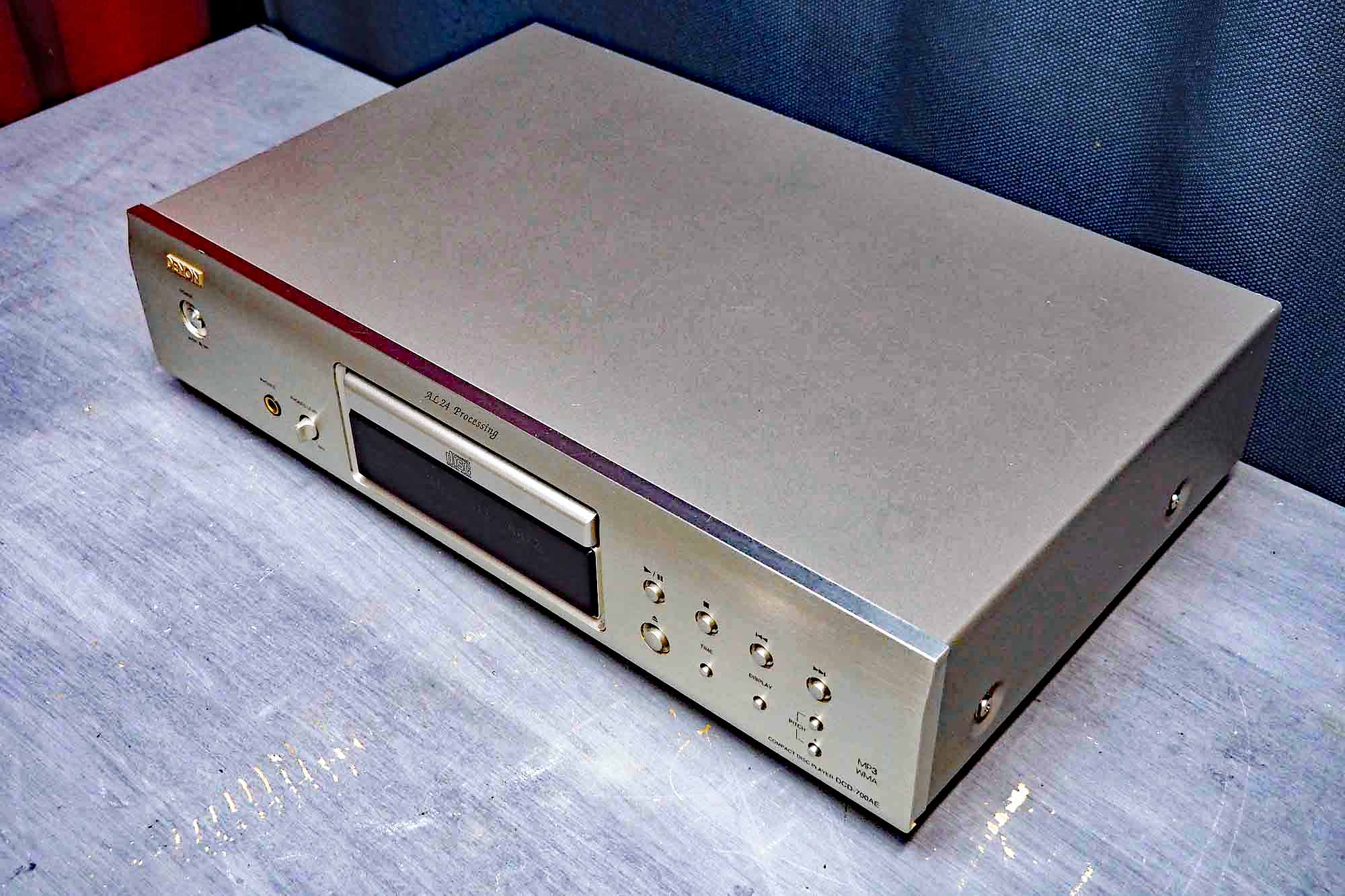 Denon DCD-700AE – Classic Audio