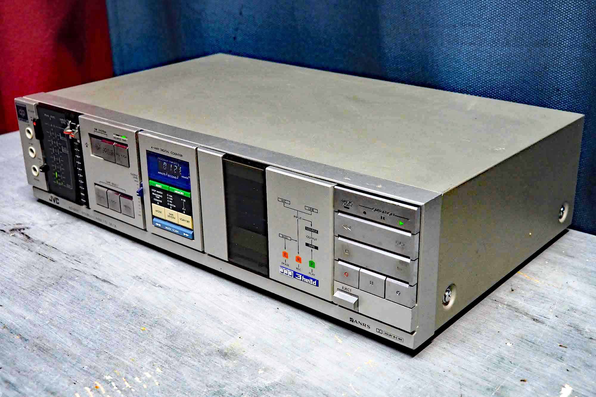 JVC KD-D55 – Classic Audio