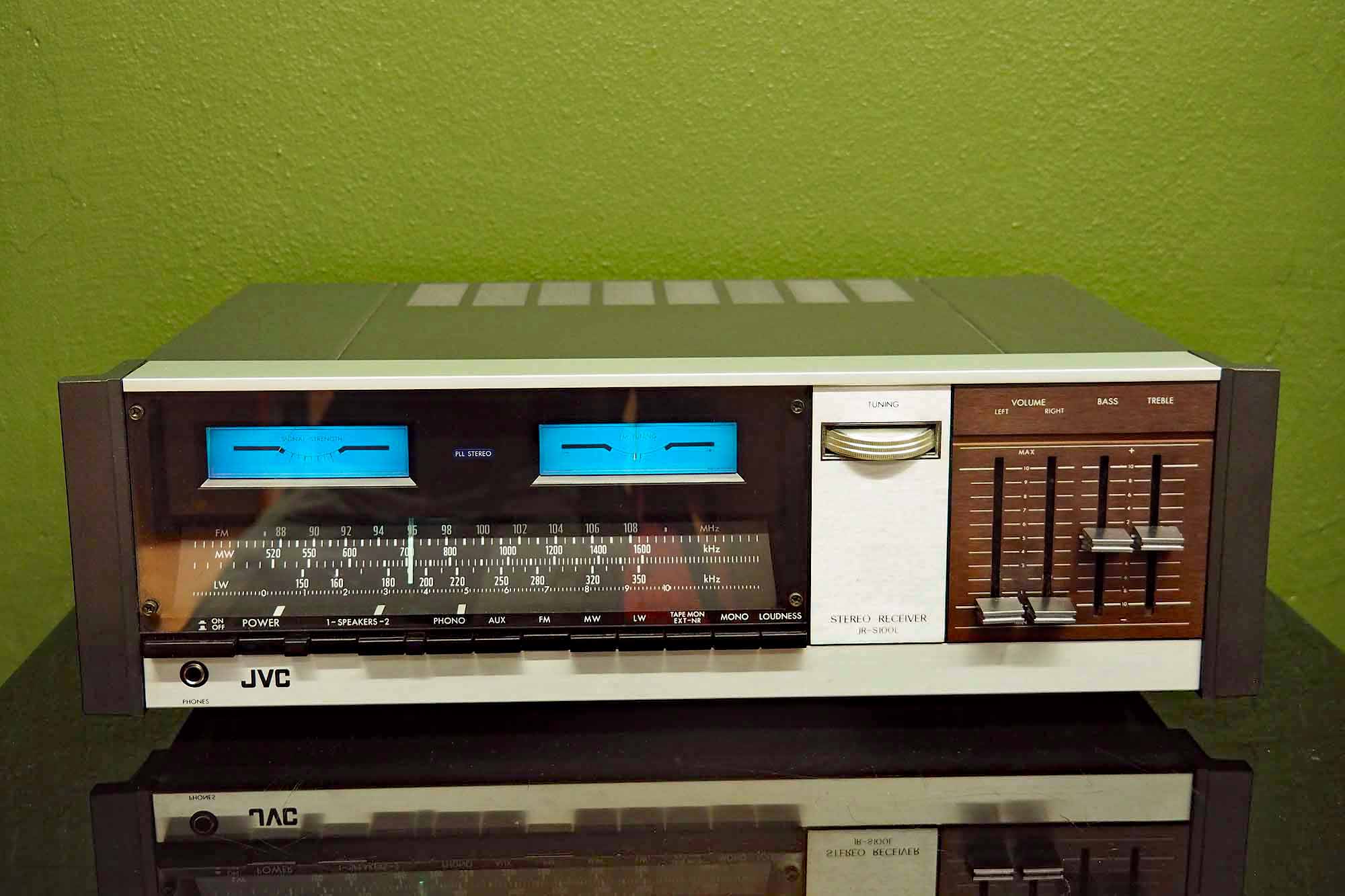 JVC JR-S100L – Classic Audio