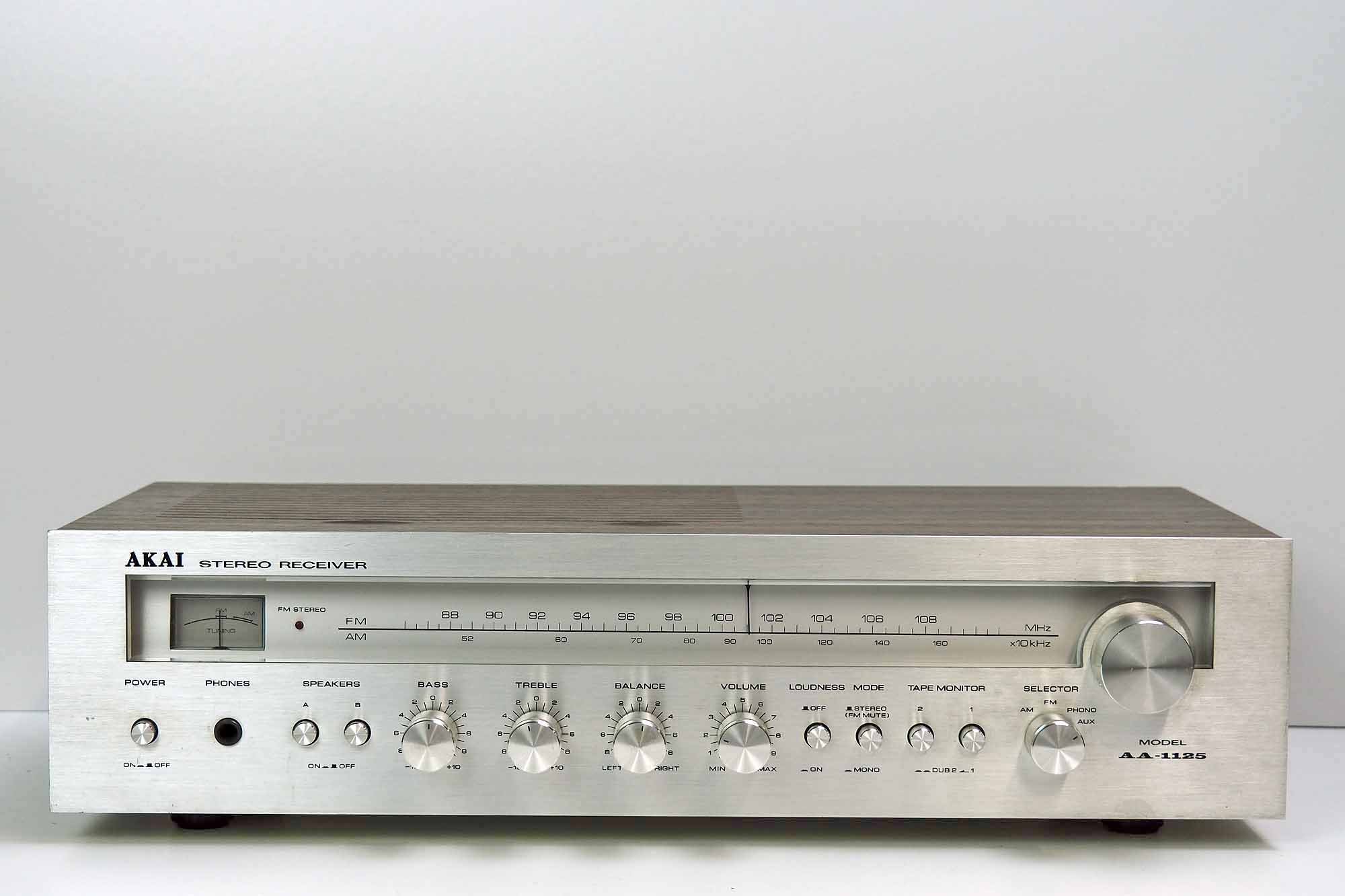 Akai AA-1125 – Classic Audio