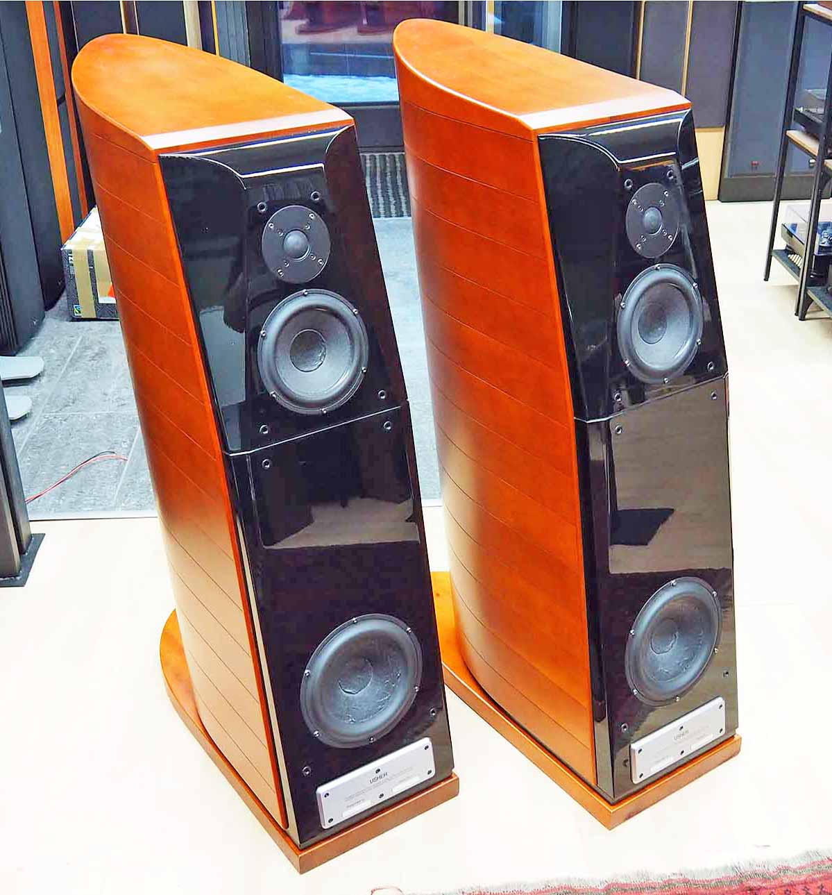 Usher Dancer CP-8571ii – Classic Audio