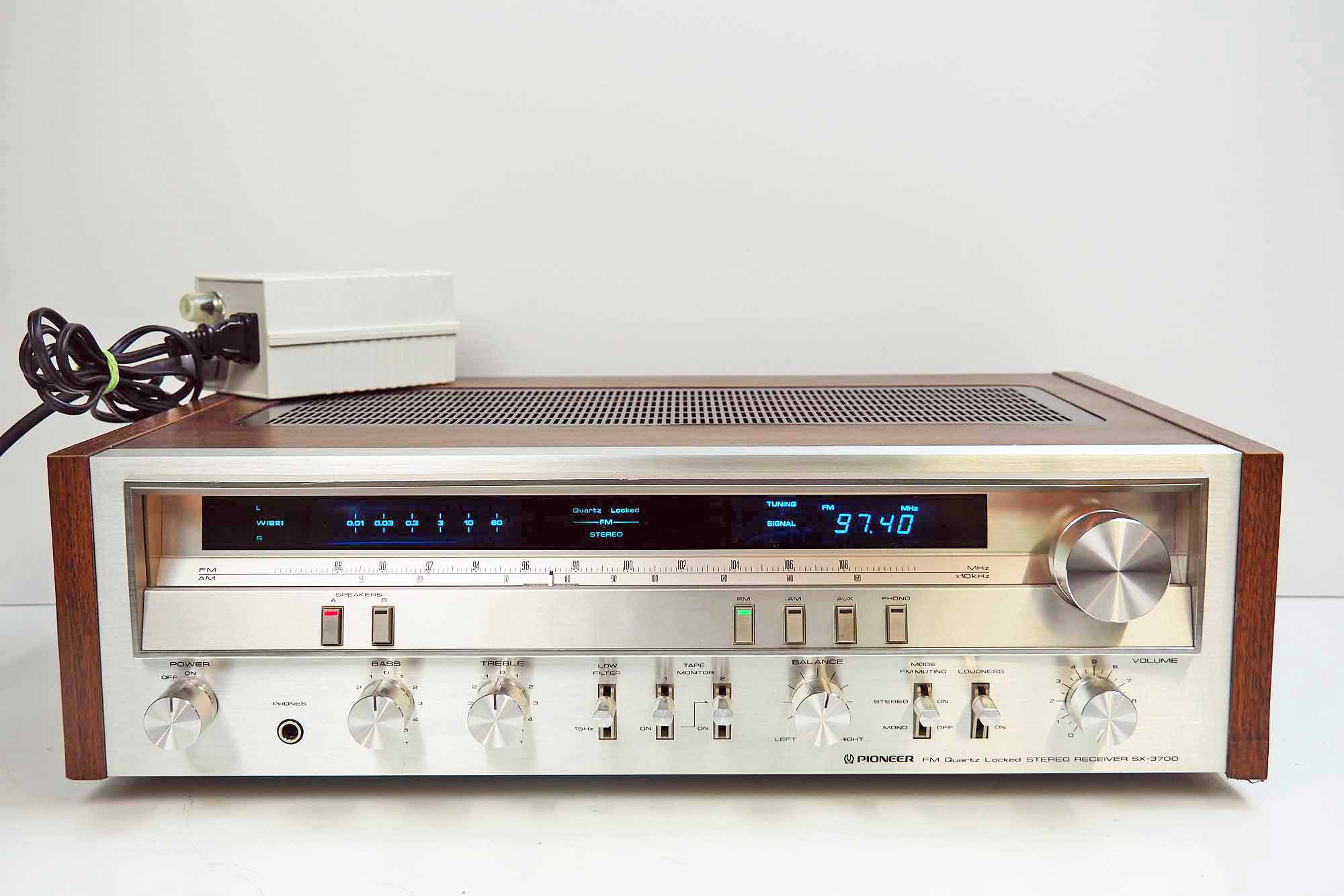 Pioneer SX-3700 – Classic Audio