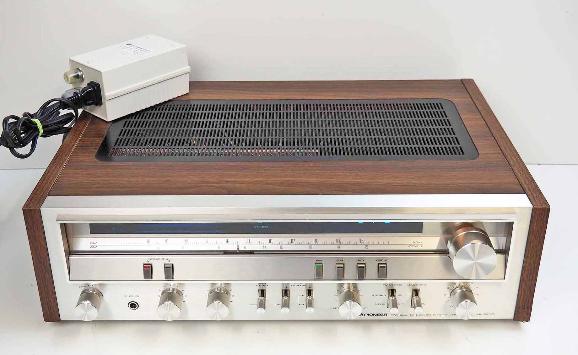 Pioneer SX-3700 – Classic Audio