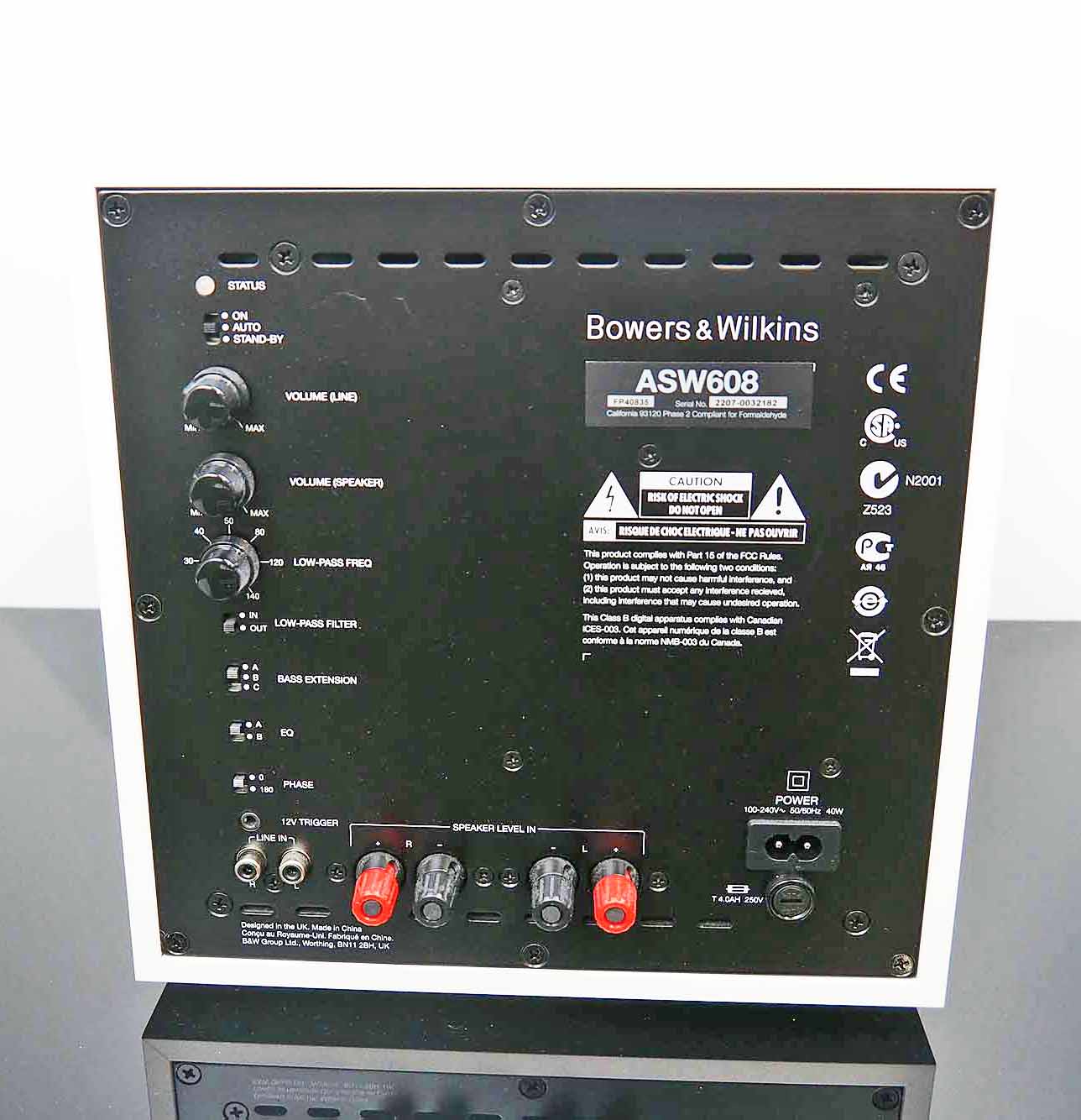 Bowers & Wilkins ASW608 – Classic Audio