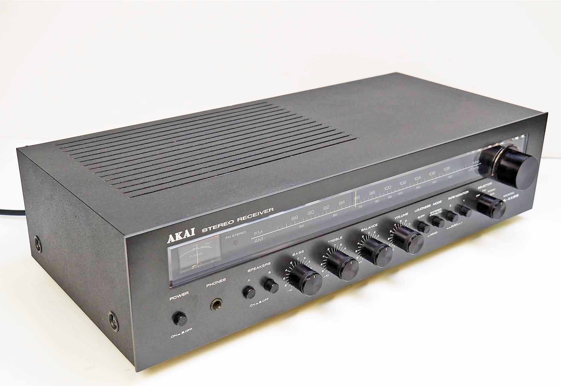 Akai AA-1125 – Classic Audio